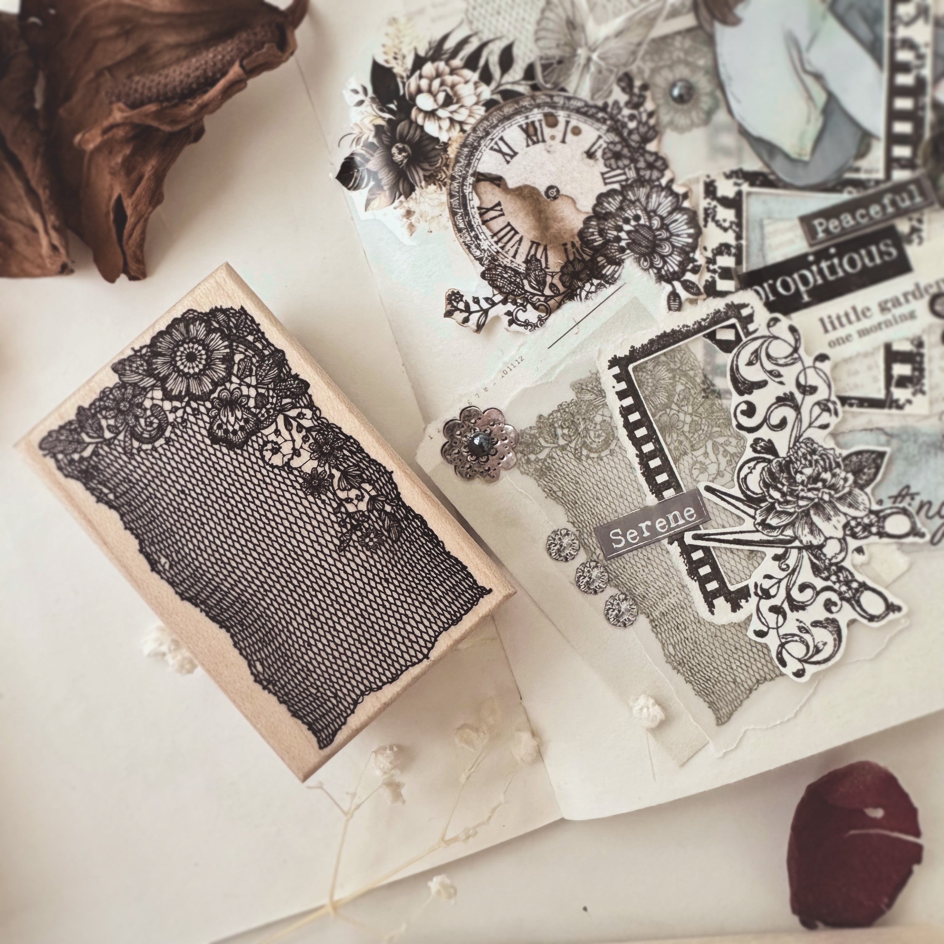 Journal Pages "In love with lace" rubber stamps - remember me ...